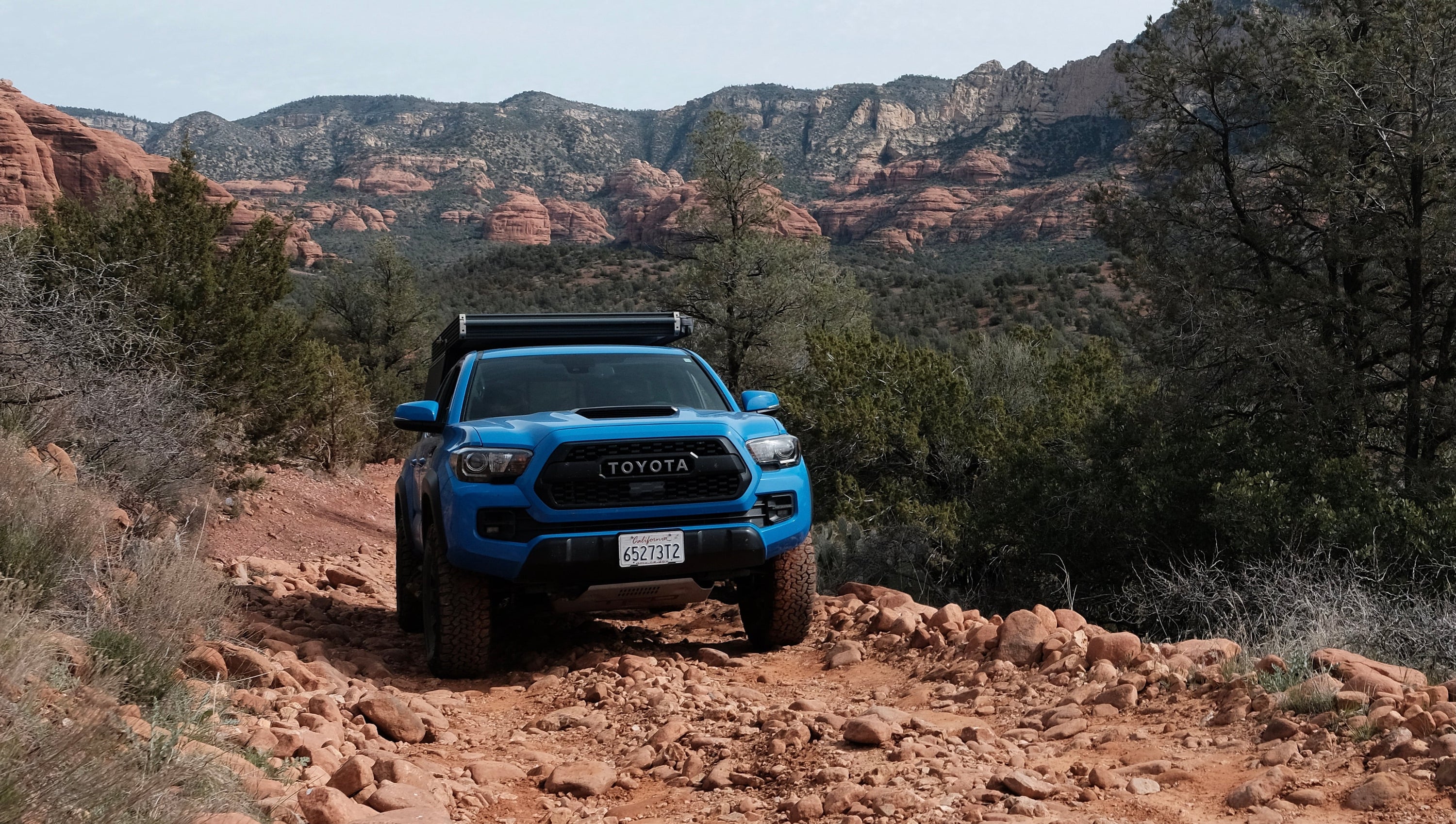 Vehicle Phone Mounts That Work | Offroam Canada